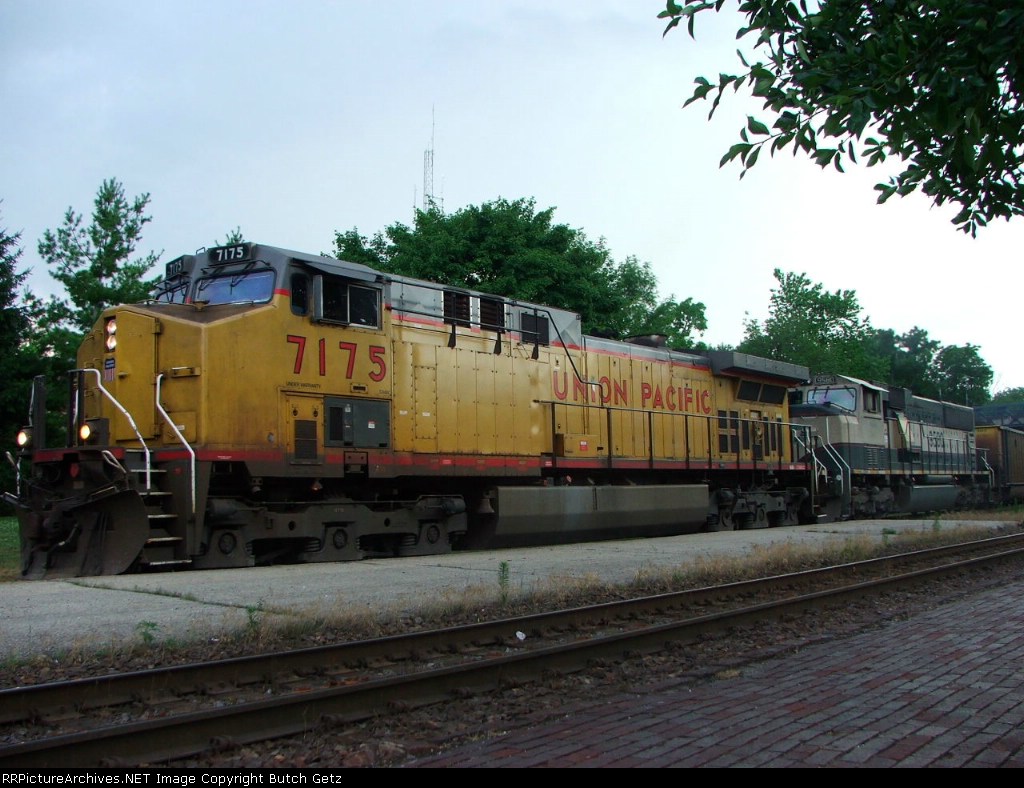 UP 7175 & BNSF 9580